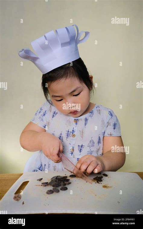 Molliges mädchen Fotos und Bildmaterial in hoher Auflösung Alamy