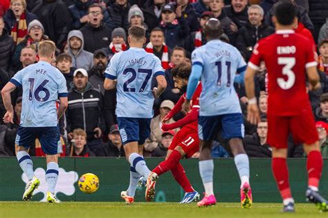 Liverpool 3 0 Brentford Reds Back On Track As Salah Hits 200 Goal