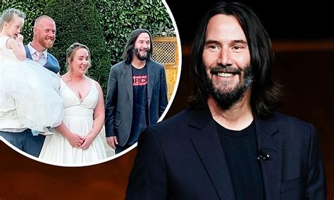 Is Keanu Reeves The Nicest Guy In Hollywood Heres Proof Daily Mail