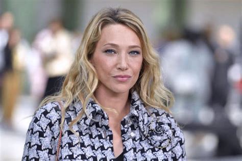 Laura Smet La Fille De Johnny Hallyday Fait Tomber Le Haut