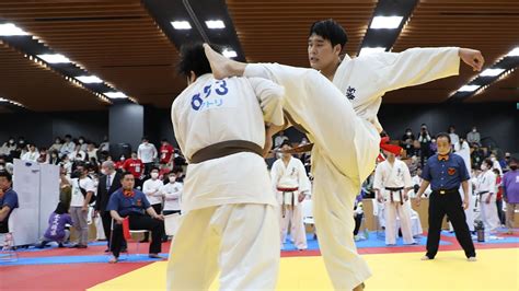 【新極真会】第26回全関東空手道選手権大会 男子軽重量級 準決勝 Shinkyokushinkai Karate Youtube