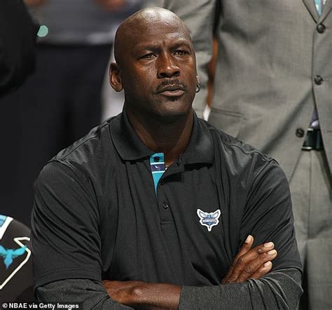 Teenager Arrested For Breaking Into Michael Jordans 15m Chicago Mansion