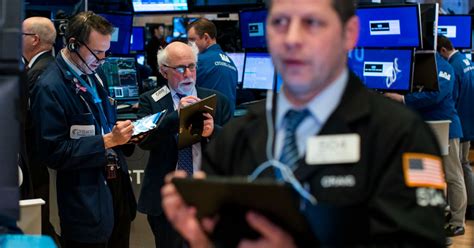 Wall Street indeksy wyniki notowania amerykańskiej giełdy lutego
