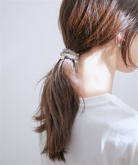 写真 18枚目 ‟夏のまとめ髪”がこなれます♡今年買うべき「ヘアアクセサリー」特集 Locari（ロカリ）