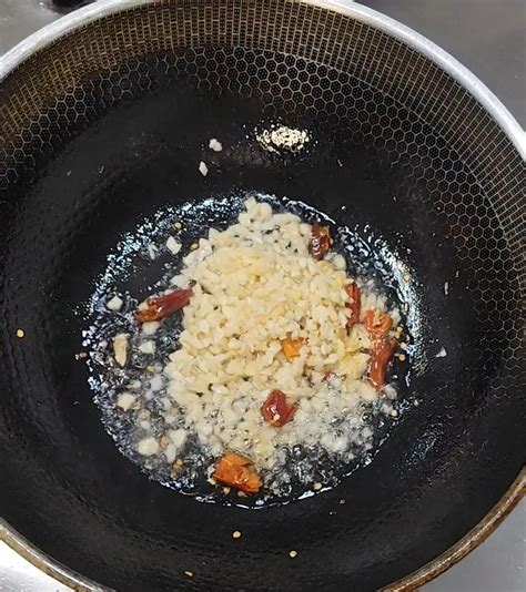 豆角怎么做好吃？豆角的家常做法——蒜香豆角，又香又好吃 知乎