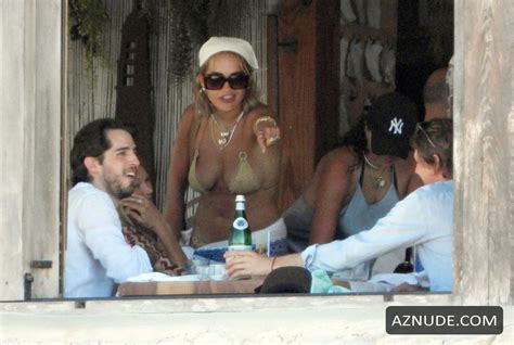 Rita Ora Shows Off Her Voluptuous Sexy Beach Body Out In The Heat Of