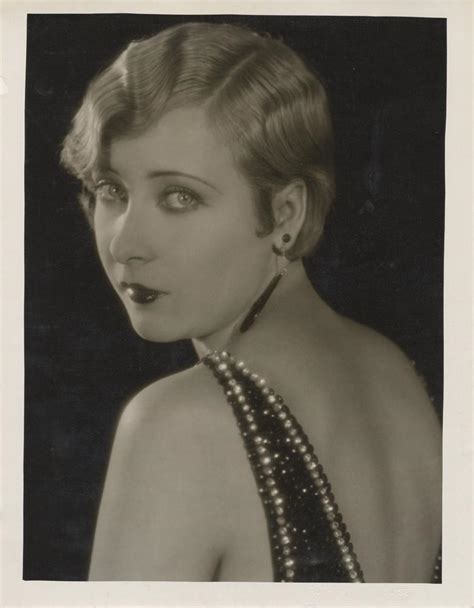 Gwen Lee Oversize Gallery Portraits By Ruth Harriet Louise