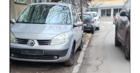 Крадат номерата на коли в столичен квартал Снимки