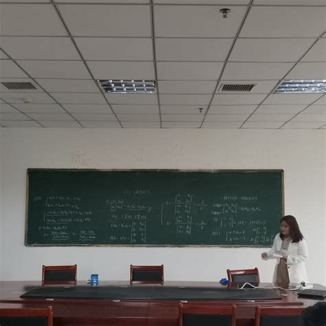 【新聘教师培训】基础教学部新聘教师岗前试讲培训活动 郑州工业应用技术学院 基础教学部