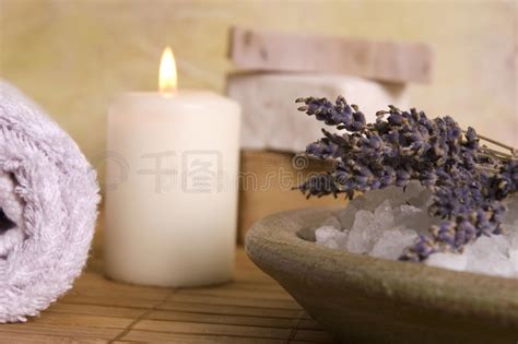 芳香疗法高清图片 薰衣草浴用品。芳香疗法 薰衣草浴用品。芳香疗法图片免费下载 5159264739 千图网pro