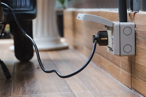 วิธีชาร์จแบตเตอรี่รถไฟฟ้าสามล้อ