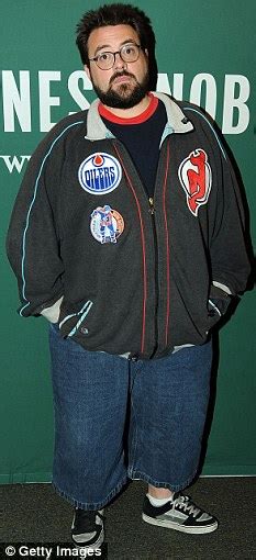 Hollywood Director Kevin Smith Booted Off Flight After Pilot Says Hes