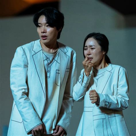 Netflix韓劇《the 8 Show》結局暗示第二季！柳俊烈被整慘，8號房客原本是iu