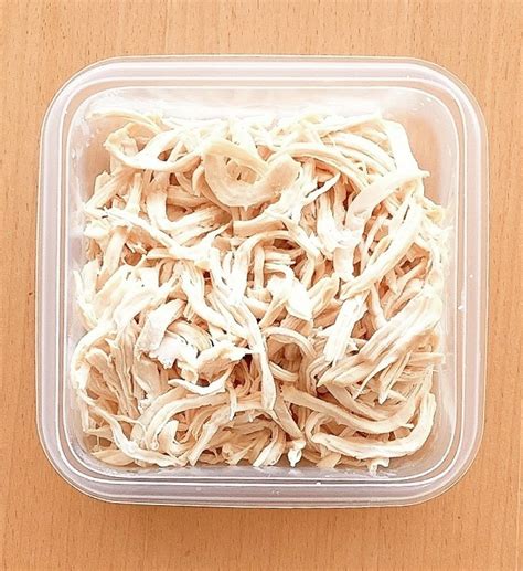 鶏胸肉＊裂く（レンジで簡単♪） By やさいソムリエ♡ 【クックパッド】 簡単おいしいみんなのレシピが394万品