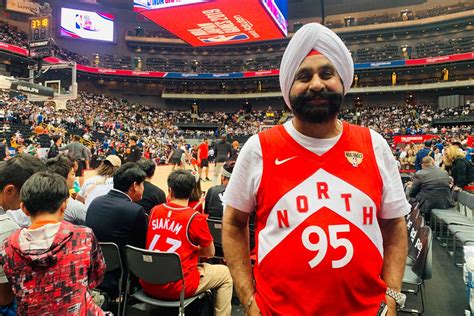 人種を超えた無償のバスケ愛 Nbaファンが24年貫く信念「バスケは地球最高の」 The Answer