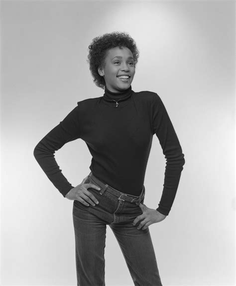 Rarely Seen Modeling Photos Of A Young Whitney Houston In February 1982