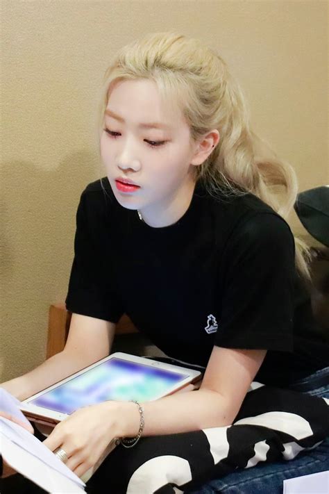 Kim Lip Image 267237 Asiachan KPOP Image Board