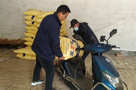 运销市场部 ：春耕时节尿素下乡宣传忙 陕西渭河煤化工集团有限责任公司 官方网站