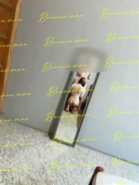 🍌🍌🍌🍌🍌 On Twitter 復古的名宿裡 有隻復古的野貓 自古貓愛吃魚 我偏偏餵你吃香蕉 我真的很翹啦😅😅😅 禁止未滿18歲觀看