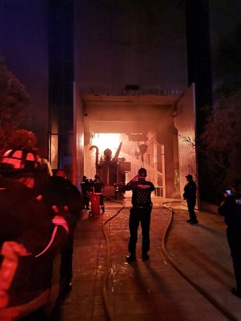 Chilango Se Incendian Oficinas Del Metro 6 Líneas Están Fuera De