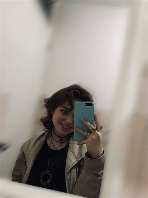 Pin By Kristen On Kristen Mirror Selfie Kristen Selfie