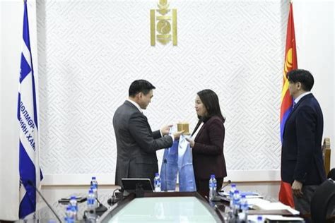 ХӨДӨЛМӨР НИЙГМИЙН ХАМГААЛЛЫН САЙД Х БУЛГАНТУЯА ҮҮРЭГТ АЖИЛДАА ОРЛОО