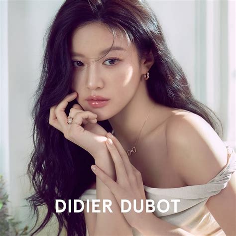Newfashionews 프렌치 감성의 데미 파인 주얼리 브랜드 ‘디디에 두보didier Dubot가 배우 고윤정을 새로운 뮤즈로 발탁하고 첫 번째 광고 캠페인을