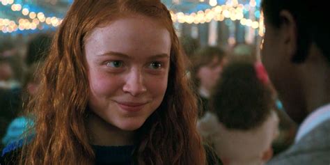 Stranger Things 2 Actress Never Objected To Kiss Screen Rant