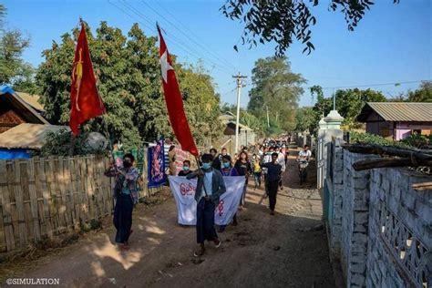 မုံရွာတွင် ဖက်ဆစ် စစ်ကောင်စီ တော်လှန်ရေး လက်ပံတောင်းတောင် ပြည်သူများ ချီတက် ဆန္ဒပြ Khit Thit Media