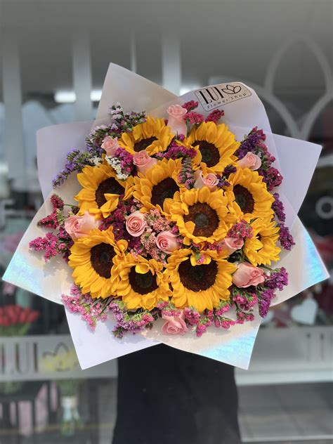 10 Girasoles Y 12 Rosas