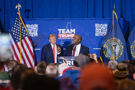 Sen Tim Scott Gets Engaged To Girlfriend After Beach Proposal The