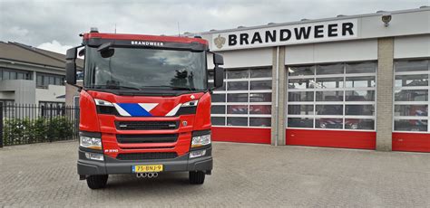 รูปภาพ รถดับเพลิง นักดับเพลิง ยานพาหนะบก โหมดการขนส่ง รถพาณิชย์ ภายนอกยานยนต์ กันชน