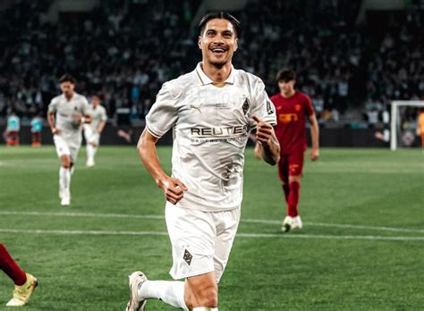 Aksi Tekel Bersih Kevin Diks Di Laga Uji Coba Borussia Monchengladbach Curi Perhatian Netizen