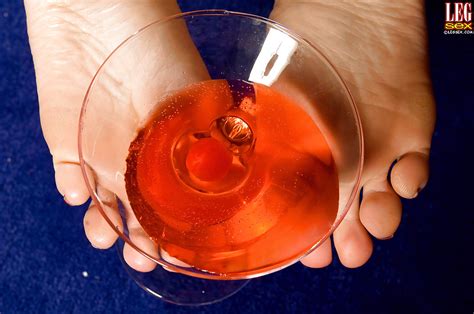 Super Hot Milf Krista Kaslo Shows Off Her Sexy Feet And A Gorgeous Booty