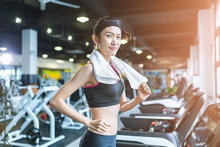 跑步机运动健身高清图片下载 正版图片 摄图网