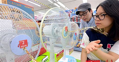 때이른 더위에 인기 좋은 선풍기