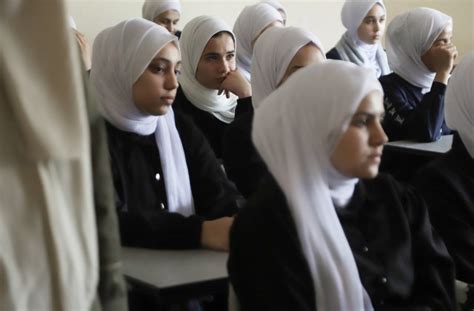 وكالة شهاب للأنباء On Twitter تغطية صحفية حزن من زميلات الطالبة