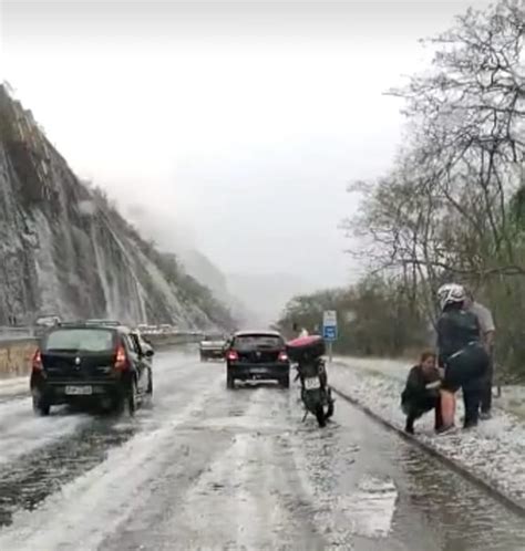 Forte chuva de granizo atinge Petrópolis
