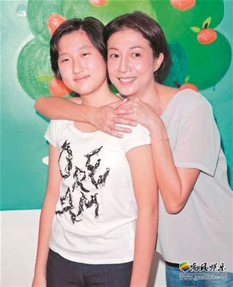 吴绮莉微博晒小龙女童年照，感慨“成长的弯路无法代替” 新闻资讯 高贝娱乐