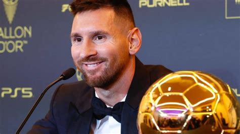Messi Faz História E Conquista Bola De Ouro Pela Oitava Vez🐖 O Melhor