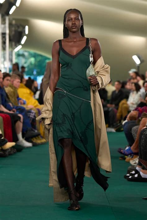 BURBERRY（バーバリー）／2024 SPRING SUMMER | COLLECTION | otona MUSE