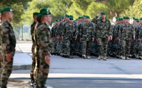 Stagiaire de l armée filmée nue à son insu Ma dignité en a pris un coup