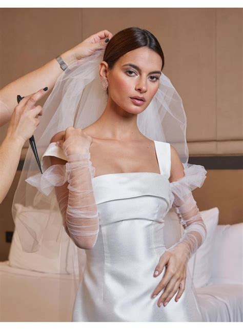 Short Wedding Dress With Straps And Flared Skirt Invitadisima