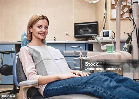 평생의 목표는 평생 웃는 얼굴입니다 치과의 자에 있는 행복 한 환자의 초상화 개념에 대한 스톡 사진 및 기타 이미지 개념 건강 진단 건강관리와 의술 Istock