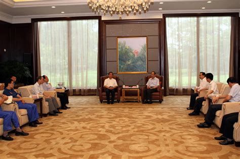 福建省委书记尤权和国家海洋局党组书记、局长刘赐贵共同会见“蛟龙”号科考队员代表 海洋财富网