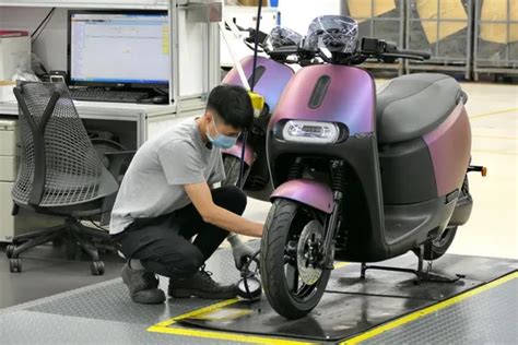 Gogoro攜手南山產物推新保險，結合電池平台數據，「騎多少、付多少」的保費怎麼算？數位時代 Businessnext