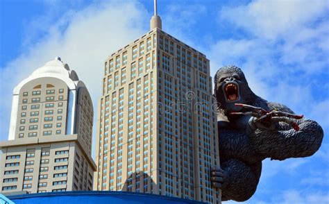 Giant King Kong On Empire State Building In Hollywood Wax Museum