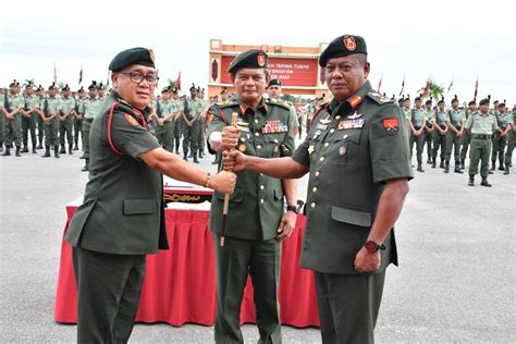 Hassan Embong Dilantik Sebagai Panglima 1 Divisyen Baharu Utusan