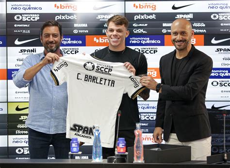 Veja fotos da apresentação oficial de Chrystian Barletta no Corinthians