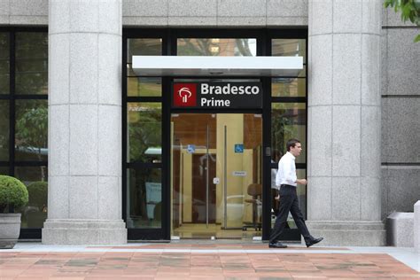 Lucro do Bradesco chega a R bilhões no º trimestre de Economia G